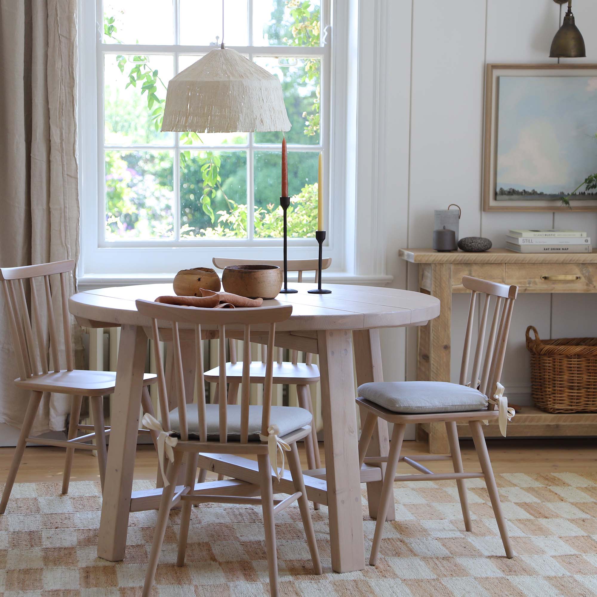 Olsen Round Dining Table – Still and Bloom